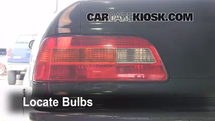 Tail Light Replacement on 1993 Acura Legend L 3.2L V6 Sedan (4 Door)