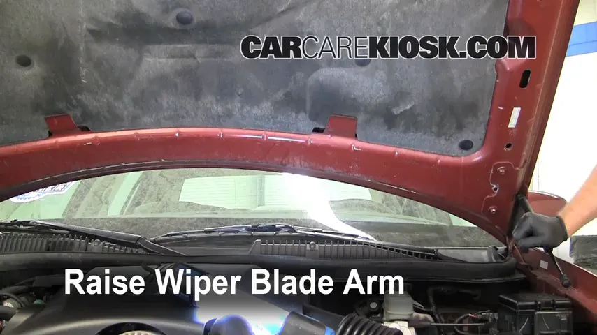 Front Windshield Wiper Blade Change: 1999 Ford Ranger XLT 4.0L V6 ...