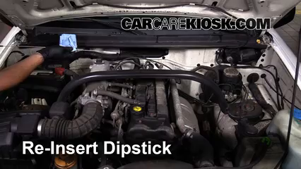 Oil & Filter Change Chevrolet Tracker (1999-2004) - 2003 Chevrolet ...