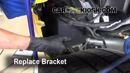 Battery Replacement: 2006-2009 Pontiac Solstice - 2007 Pontiac Solstice ...