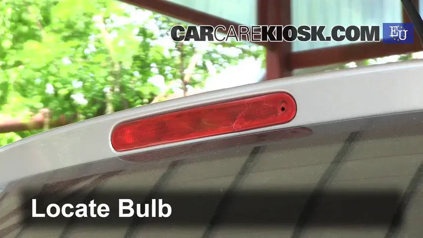 3rd Brake Light Bulb Replacement on a 2011 Citroen C3 Picasso e-HDI ...