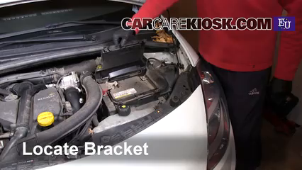 Cambio de batería de Renault Clio 2005-2012 - 2011 Renault Clio dCi 1 ...