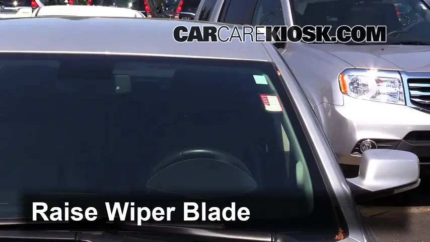 Front Windshield Wiper Blade Change: 2013 Buick LaCrosse 3.6L V6 FlexFuel