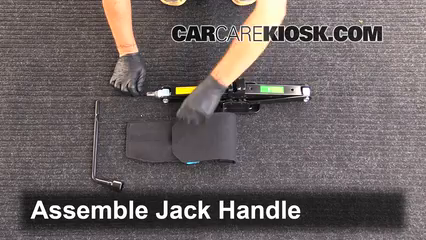 2014-2015 Kia Sorento Jack Up How To - 2014 Kia Sorento EX 3.3L V6