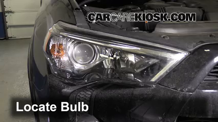Tail Light Replacement on 2018 Toyota 4Runner SR5 4.0L V6