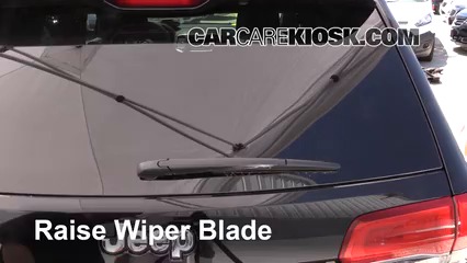 Rear Windshield Wiper Blade Change: 2017 Jeep Grand Cherokee Laredo 3 ...