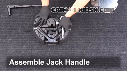 2018-2019 Chevrolet Equinox Jack Up How To - 2018 Chevrolet Equinox LS ...