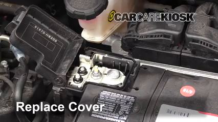 Cambio de batería de Kia Rio 2018-2019 - 2018 Kia Rio S 1.6L 4 Cyl. Sedan