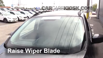 Front Windshield Wiper Blade Change: 2018 Ford Escape SE 1.5L 4 Cyl. Turbo