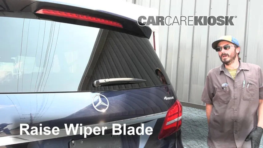 Rear Windshield Wiper Blade Change: 2018 Mercedes-Benz GLS550 4Matic 4 ...