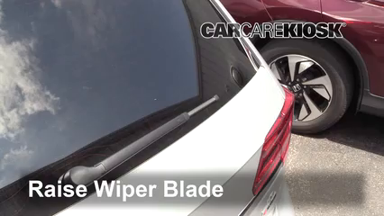 Rear Windshield Wiper Blade Change: 2018 Volkswagen Atlas SE 3.6L V6